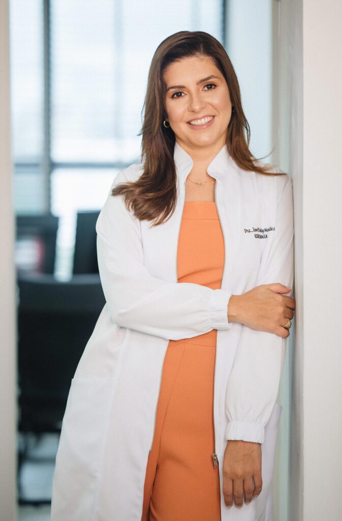 Conheça a Dra Jamille - Dra. Jamille Godoy Mendes